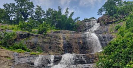 Nature - Waterfalls, Lakes and Garden - Discover India