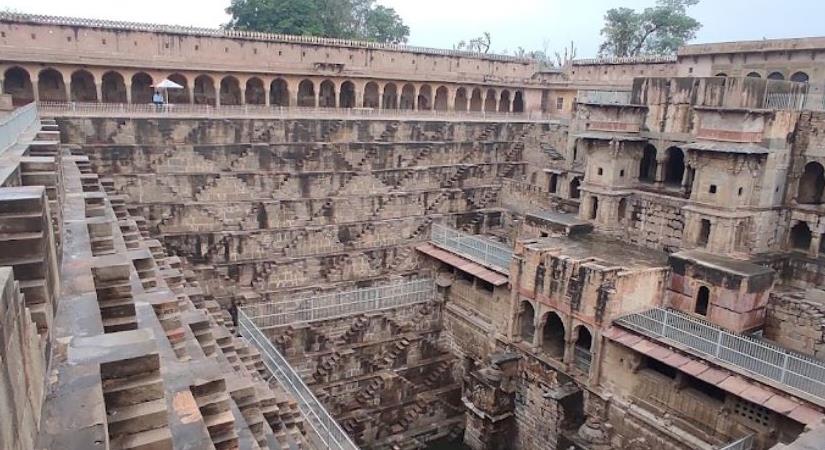 Abhaneri Stepwell - Discover India