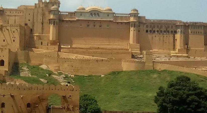 Chandpole, Jaipur - Discover India