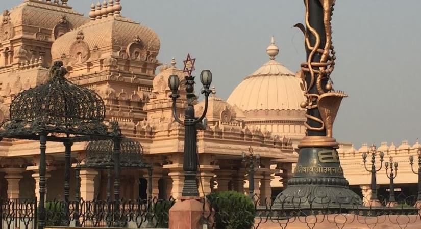 Chhatarpur Temple Delhi - Discover India