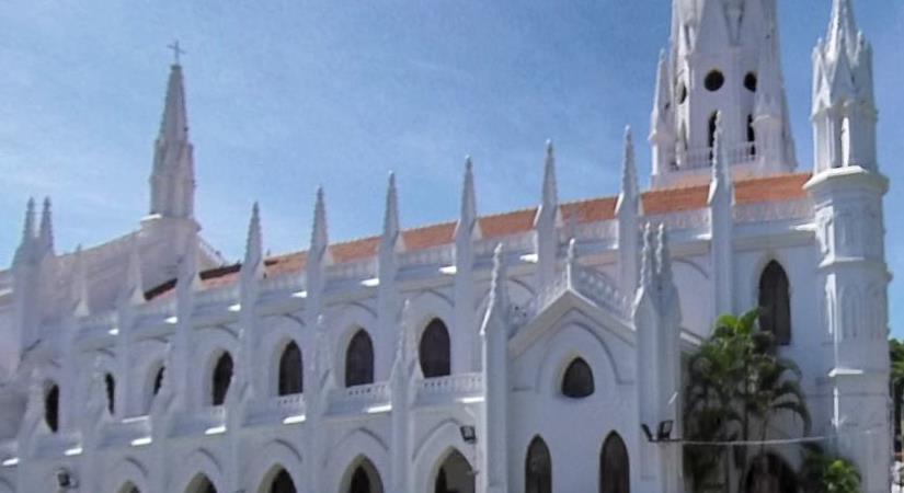 Santhome Cathedral, Chennai - Discover India